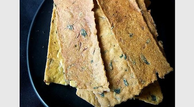 Freshly Baked Methi Crackers #Bread Bakers - The Mad Scientist's Kitchen